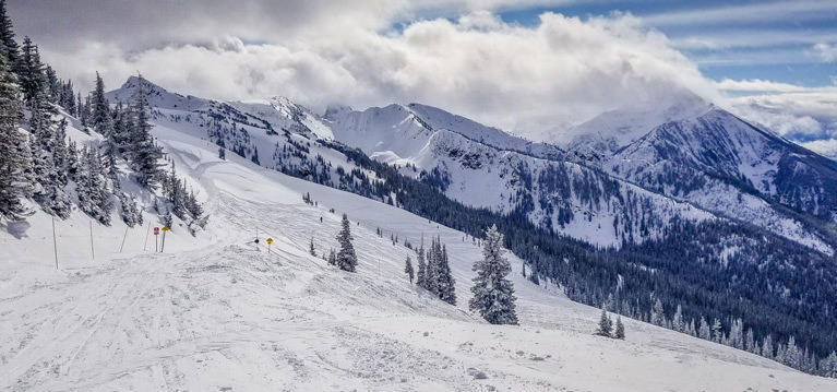 RV Travel Alberta | The Powder Trail | CanaDream