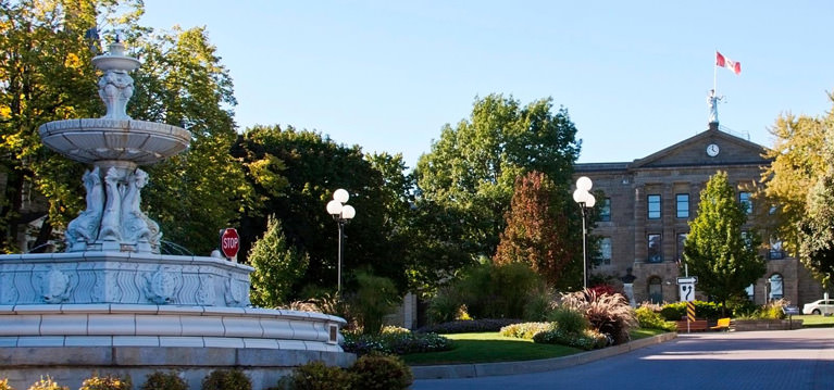 RV Travel Ontario | Lake Ontario Circle Tour | CanaDream