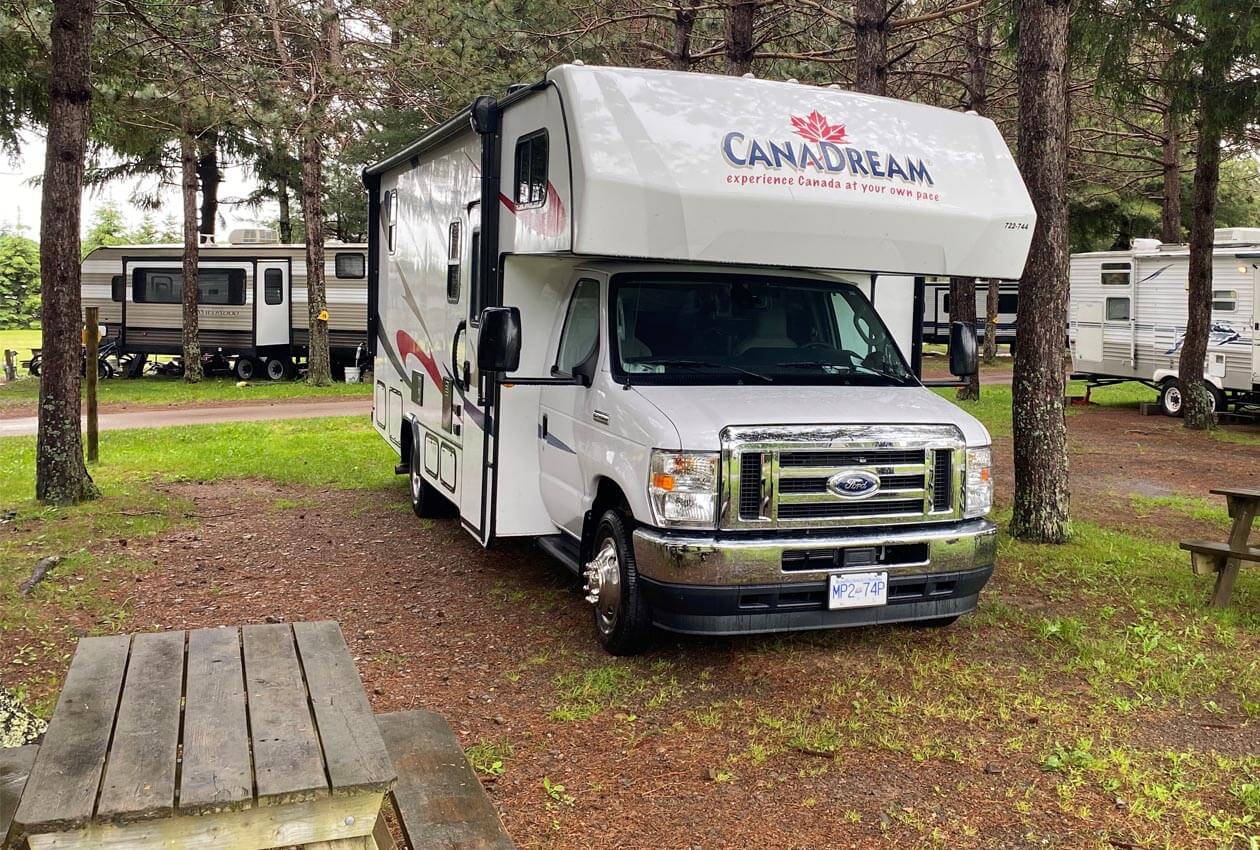 RV Rentals | Compact RV Rental Canada | MHC Motorhome | CanaDream