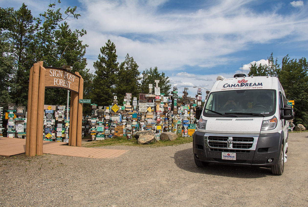 RV Rentals | Deluxe Van Camper | Van Conversion | CanaDream