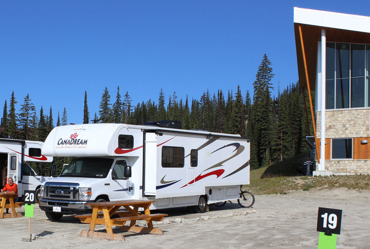 RV Rentals | Class C | Maxi Plus Motorhome | CanaDream