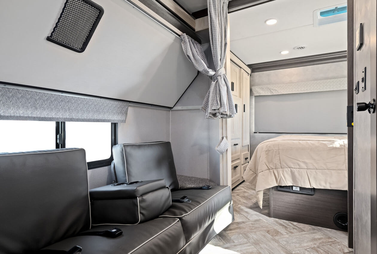 RV Rentals | Class C | Maxi Plus Motorhome | CanaDream