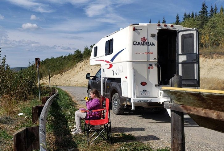 RV Camper Canada | Truck Camper Rental | Maxi Travel Camper | CanaDream