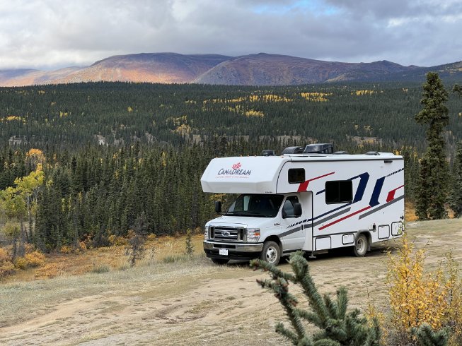 RV Rentals | Compact RV Rental Canada | MHC Motorhome | CanaDream