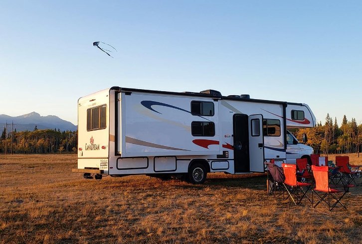 Large RV Rentals Canada | Class C | Maxi Plus Motorhome | CanaDream