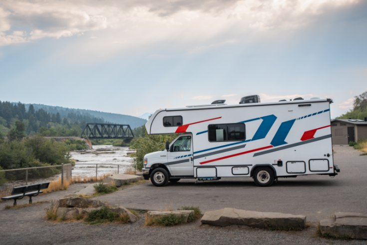 RV Rentals | Compact RV Rental Canada | MHC Motorhome | CanaDream