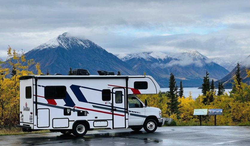 RV Rentals | Compact RV Rental Canada | MHC Motorhome | CanaDream